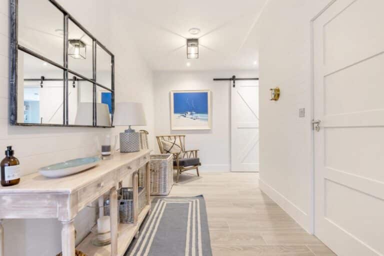 Create an Instant Beach Vibe with Wall Panelling - Tablero